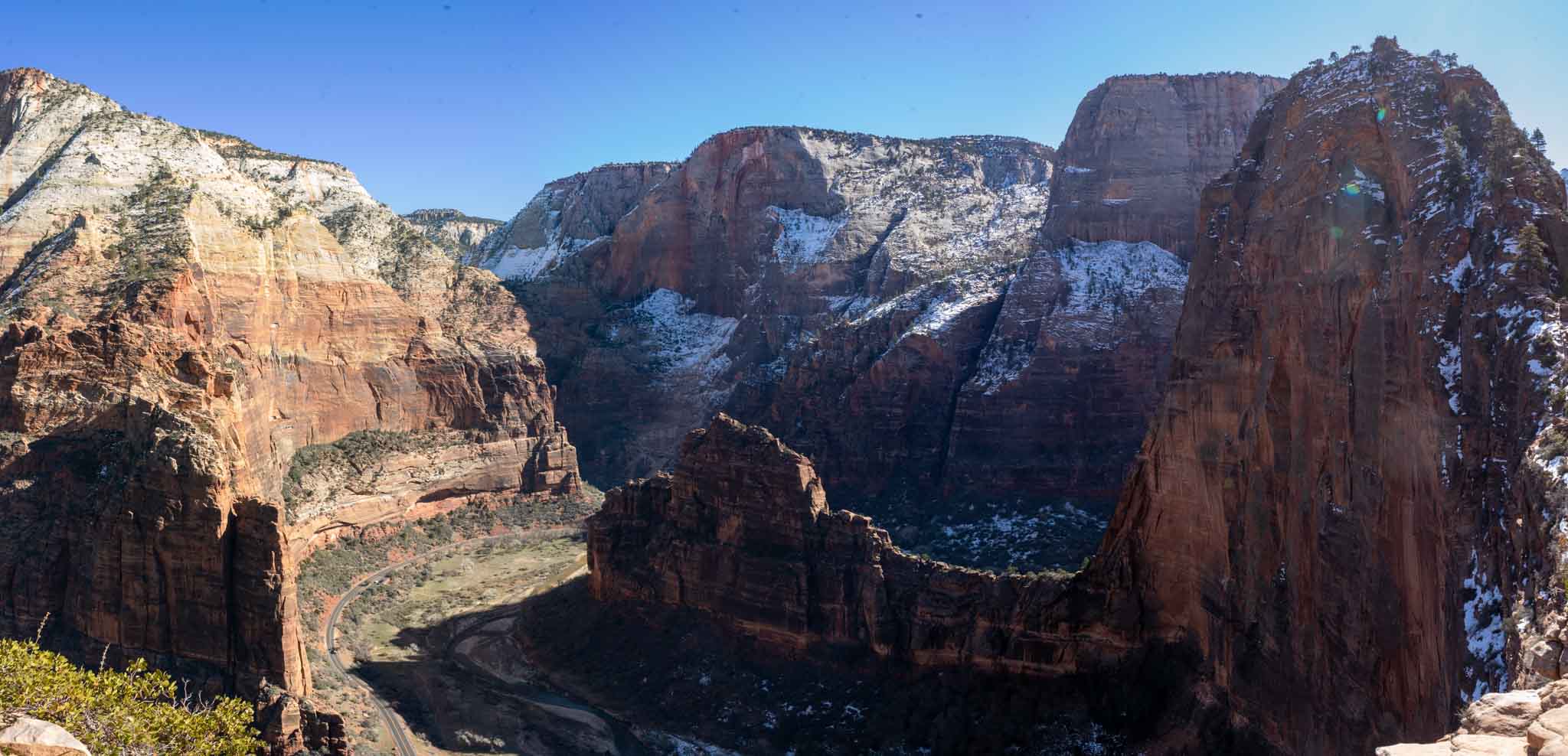 Angel's Landing - Hiking Guide: Everything You Need [Gear, Map & Pics]